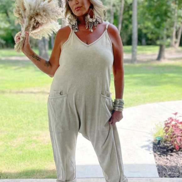 Jaded Gypsy | Pants & Jumpsuits | Jaded Gypsy Cant Miss This Romper ...